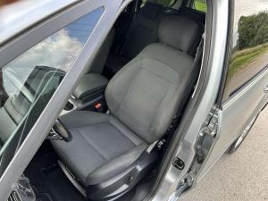 Pelēks Ford Galaxy 2009 Panevēža, ar dzinēja tilpumu 2.00 L un nobraukumu 318 tūkst. km par 3850 €, foto 32 vietnē AUTOMOTO.COM.LV