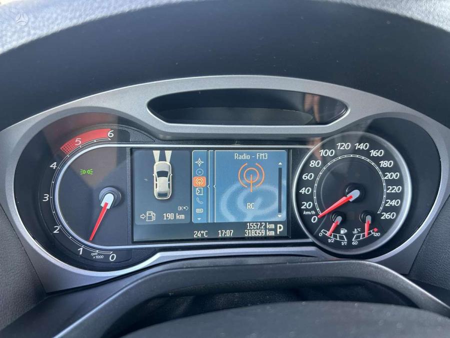 Pelēks Ford Galaxy 2009 Panevēža, ar dzinēja tilpumu 2.00 L un nobraukumu 318 tūkst. km par 3850 €, foto 38 vietnē AUTOMOTO.COM.LV