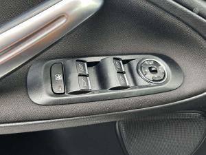 Pelēks Ford Galaxy 2009 Panevēža, ar dzinēja tilpumu 2.00 L un nobraukumu 318 tūkst. km par 3850 €, foto 40 vietnē AUTOMOTO.COM.LV
