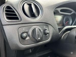 Pelēks Ford Galaxy 2009 Panevēža, ar dzinēja tilpumu 2.00 L un nobraukumu 318 tūkst. km par 3850 €, foto 41 vietnē AUTOMOTO.COM.LV