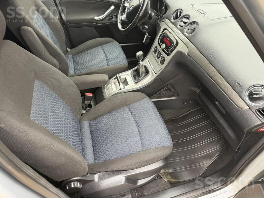 Pelēks Ford Galaxy 2009 Rēzekne, ar dzinēja tilpumu 2.00 L un nobraukumu 0 tūkst. km par 4250 €, foto 15 vietnē AUTOMOTO.COM.LV