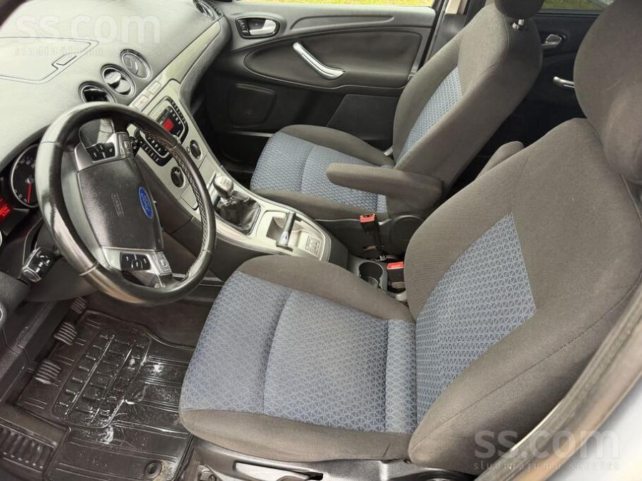 Pelēks Ford Galaxy 2009 Rēzekne, ar dzinēja tilpumu 2.00 L un nobraukumu 0 tūkst. km par 4250 €, foto 16 vietnē AUTOMOTO.COM.LV