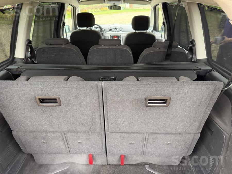 Pelēks Ford Galaxy 2009 Rēzekne, ar dzinēja tilpumu 2.00 L un nobraukumu 0 tūkst. km par 4250 €, foto 17 vietnē AUTOMOTO.COM.LV