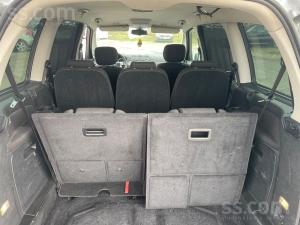 Grey Ford Galaxy 2009 in Riga, with an engine capacity of 2.00 L and mileage of 0 thousand km for 3499 €, photo 20 on AUTOMOTO.COM.LV