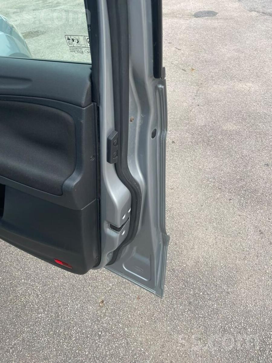 Grey Ford Galaxy 2009 in Riga, with an engine capacity of 2.00 L and mileage of 0 thousand km for 3499 €, photo 23 on AUTOMOTO.COM.LV