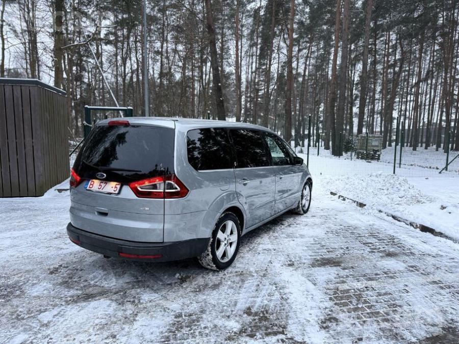 Grey Ford Galaxy 2010 in Riga, with an engine capacity of 2.00 L and mileage of 219 thousand km for 5990 €, photo 4 on AUTOMOTO.COM.LV