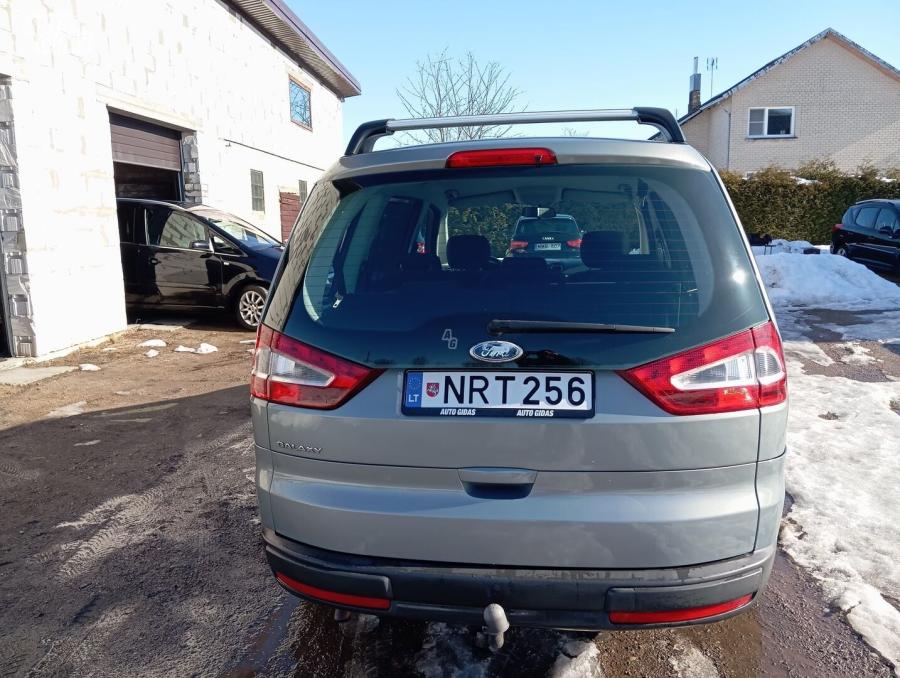 Grey Ford Galaxy 2010 in Sakiai, with an engine capacity of 2.00 L and mileage of 211 thousand km for 3600 €, photo 7 on AUTOMOTO.COM.LV