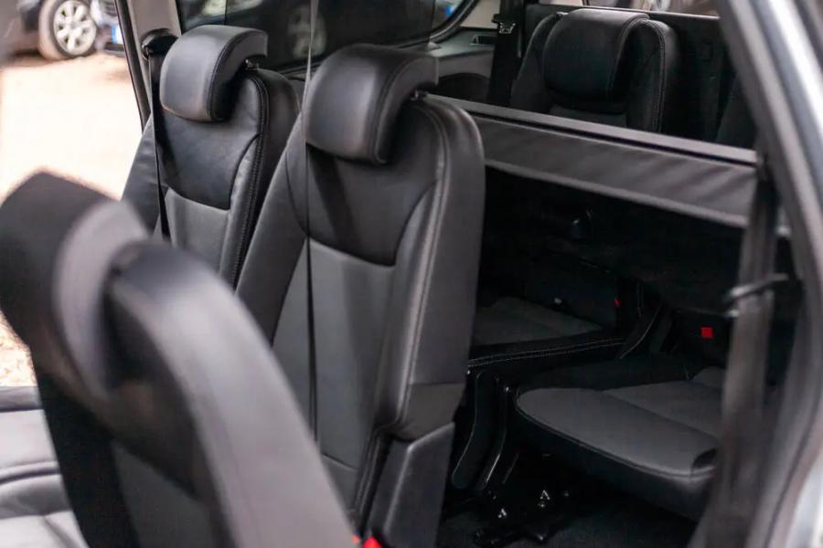 Pelēks Ford Galaxy 2010 Rīga, ar dzinēja tilpumu 2.00 L un nobraukumu 270 tūkst. km par 5995 €, foto 10 vietnē AUTOMOTO.COM.LV