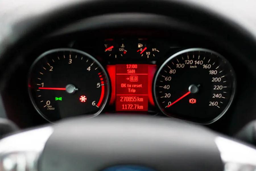 Pelēks Ford Galaxy 2010 Rīga, ar dzinēja tilpumu 2.00 L un nobraukumu 270 tūkst. km par 5995 €, foto 11 vietnē AUTOMOTO.COM.LV