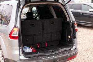Pelēks Ford Galaxy 2010 Rīga, ar dzinēja tilpumu 2.00 L un nobraukumu 270 tūkst. km par 5995 €, foto 13 vietnē AUTOMOTO.COM.LV