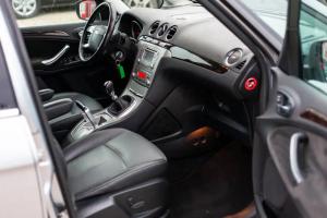 Pelēks Ford Galaxy 2010 Rīga, ar dzinēja tilpumu 2.00 L un nobraukumu 270 tūkst. km par 5995 €, foto 21 vietnē AUTOMOTO.COM.LV