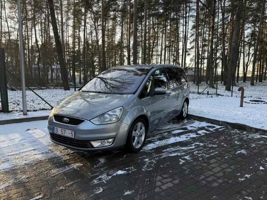 Pelēks Ford Galaxy 2010 Rīga, ar dzinēja tilpumu 2.20 L un nobraukumu 236 tūkst. km par 2250 €, foto 1 vietnē AUTOMOTO.COM.LV