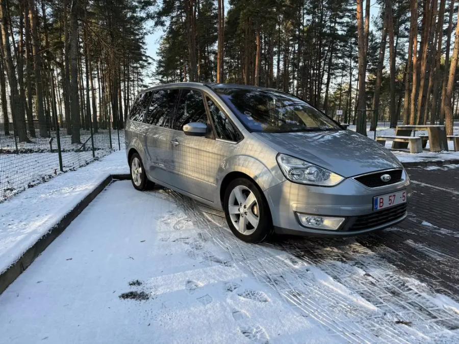 Pelēks Ford Galaxy 2010 Rīga, ar dzinēja tilpumu 2.20 L un nobraukumu 236 tūkst. km par 2250 €, foto 3 vietnē AUTOMOTO.COM.LV
