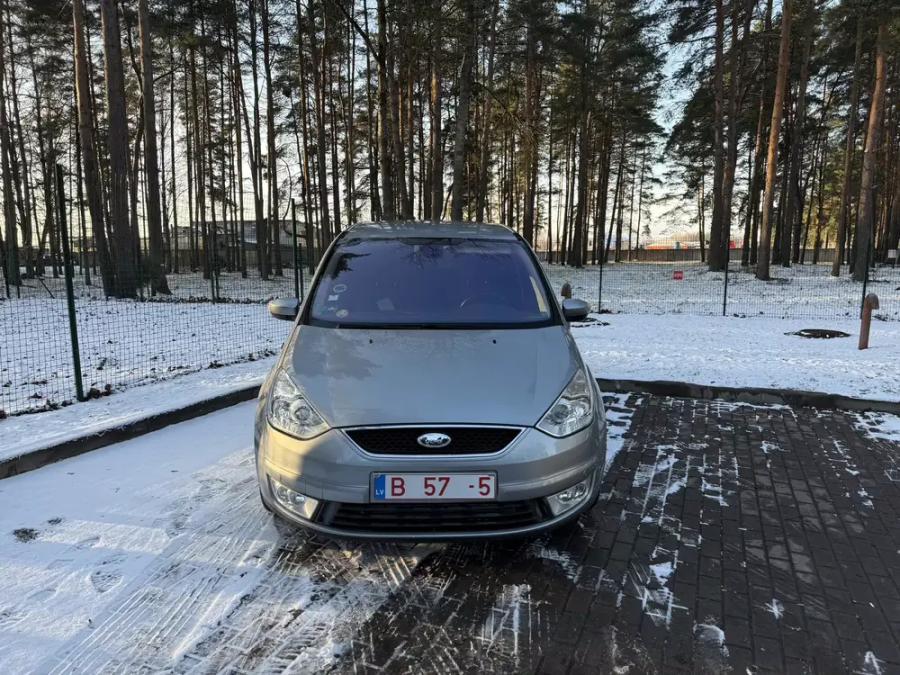 Pelēks Ford Galaxy 2010 Rīga, ar dzinēja tilpumu 2.20 L un nobraukumu 236 tūkst. km par 2250 €, foto 4 vietnē AUTOMOTO.COM.LV