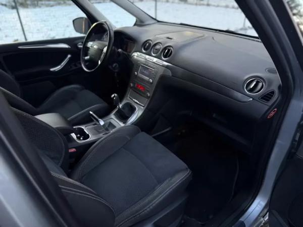 Grey Ford Galaxy 2010 in Riga, with an engine capacity of 2.20 L and mileage of 236 thousand km for 2250 €, photo 8 on AUTOMOTO.COM.LV