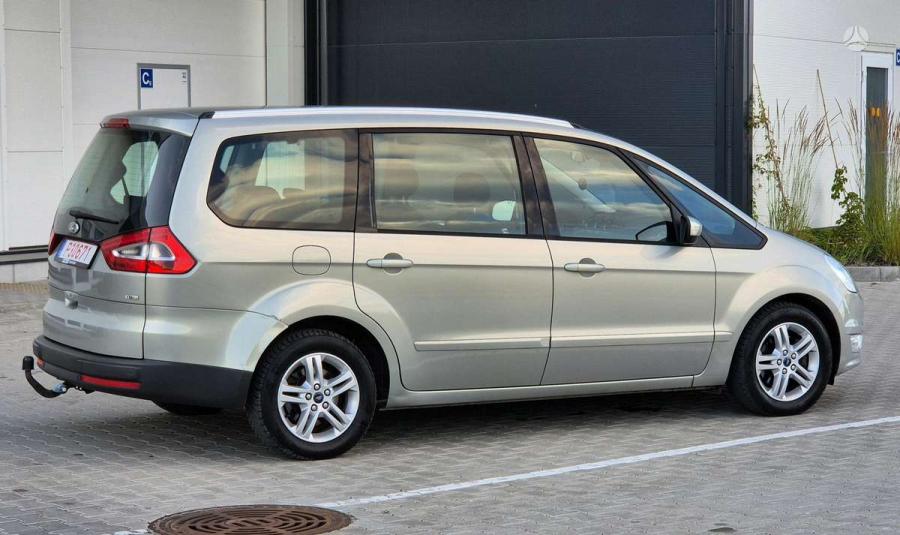 Pelēks Ford Galaxy 2010 Viļņa, ar dzinēja tilpumu 2.00 L un nobraukumu 241 tūkst. km par 4999 €, foto 4 vietnē AUTOMOTO.COM.LV