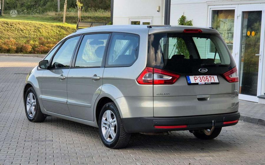 Pelēks Ford Galaxy 2010 Viļņa, ar dzinēja tilpumu 2.00 L un nobraukumu 241 tūkst. km par 4999 €, foto 7 vietnē AUTOMOTO.COM.LV