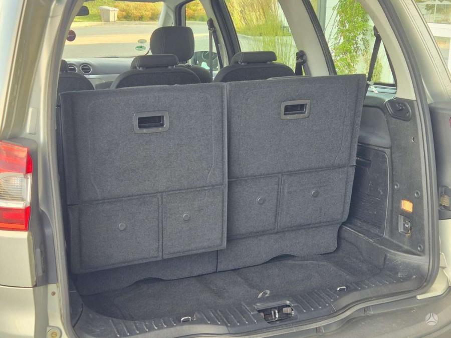 Pelēks Ford Galaxy 2010 Viļņa, ar dzinēja tilpumu 2.00 L un nobraukumu 241 tūkst. km par 4999 €, foto 8 vietnē AUTOMOTO.COM.LV