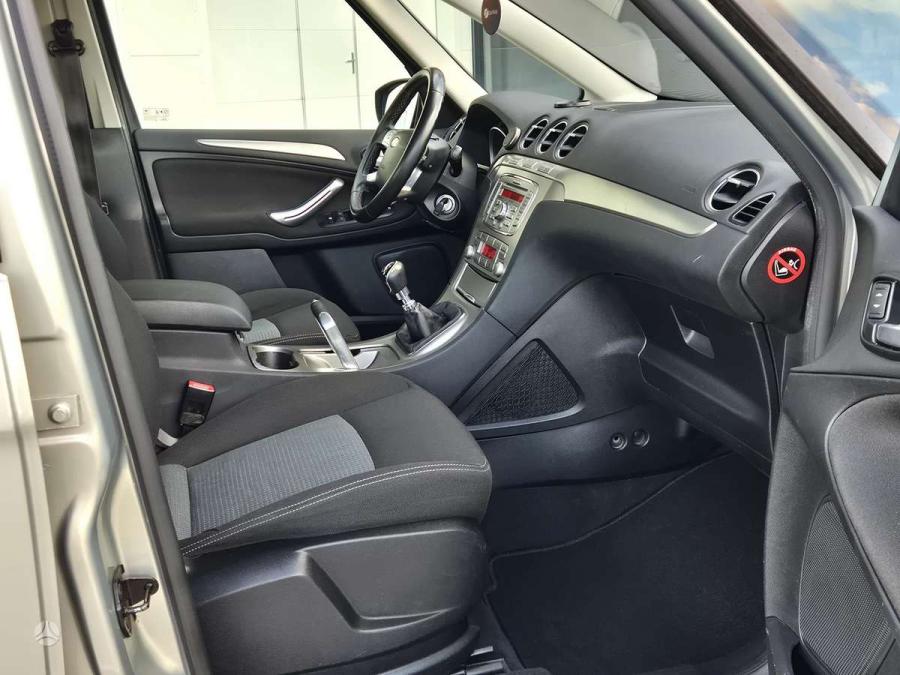 Pelēks Ford Galaxy 2010 Viļņa, ar dzinēja tilpumu 2.00 L un nobraukumu 241 tūkst. km par 4999 €, foto 11 vietnē AUTOMOTO.COM.LV