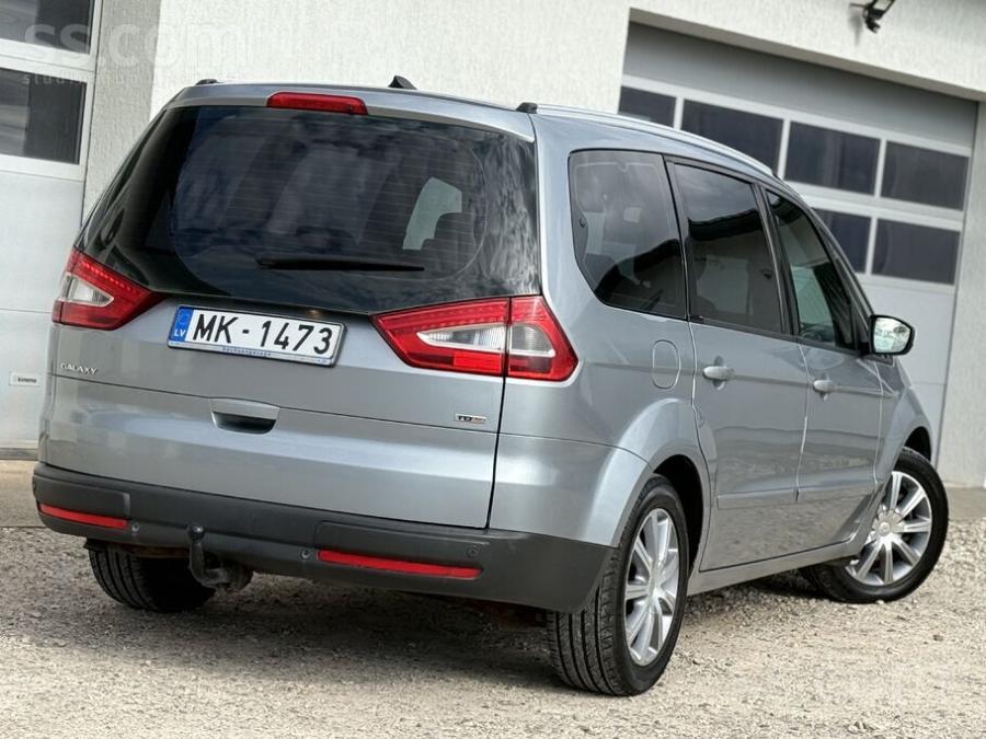 Grey Ford Galaxy 2010 in Tukums, with an engine capacity of 2.00 L and mileage of 269 thousand km for 3999 €, photo 5 on AUTOMOTO.COM.LV