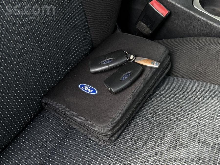 Grey Ford Galaxy 2010 in Tukums, with an engine capacity of 2.00 L and mileage of 269 thousand km for 3999 €, photo 15 on AUTOMOTO.COM.LV