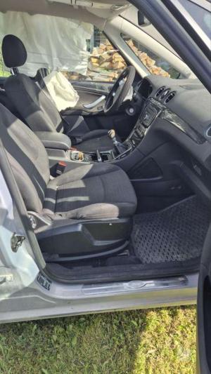 Pelēks Ford Galaxy 2010 Kretinga, ar dzinēja tilpumu 2.00 L un nobraukumu 380 tūkst. km par 1500 €, foto 13 vietnē AUTOMOTO.COM.LV