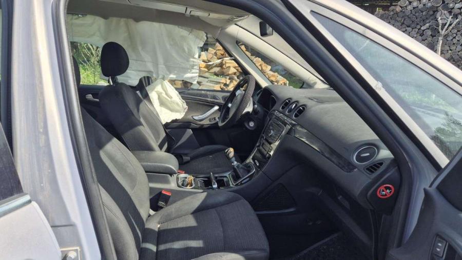 Pelēks Ford Galaxy 2010 Kretinga, ar dzinēja tilpumu 2.00 L un nobraukumu 380 tūkst. km par 1500 €, foto 14 vietnē AUTOMOTO.COM.LV