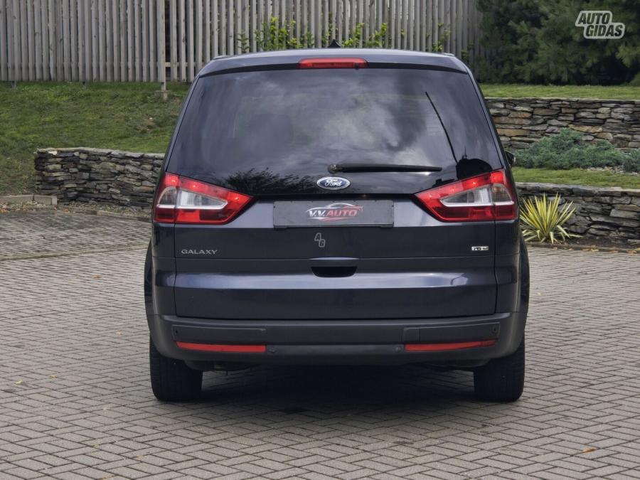 Pelēks Ford Galaxy 2010 Viļņa, ar dzinēja tilpumu 2.20 L un nobraukumu 327 tūkst. km par 4850 €, foto 11 vietnē AUTOMOTO.COM.LV