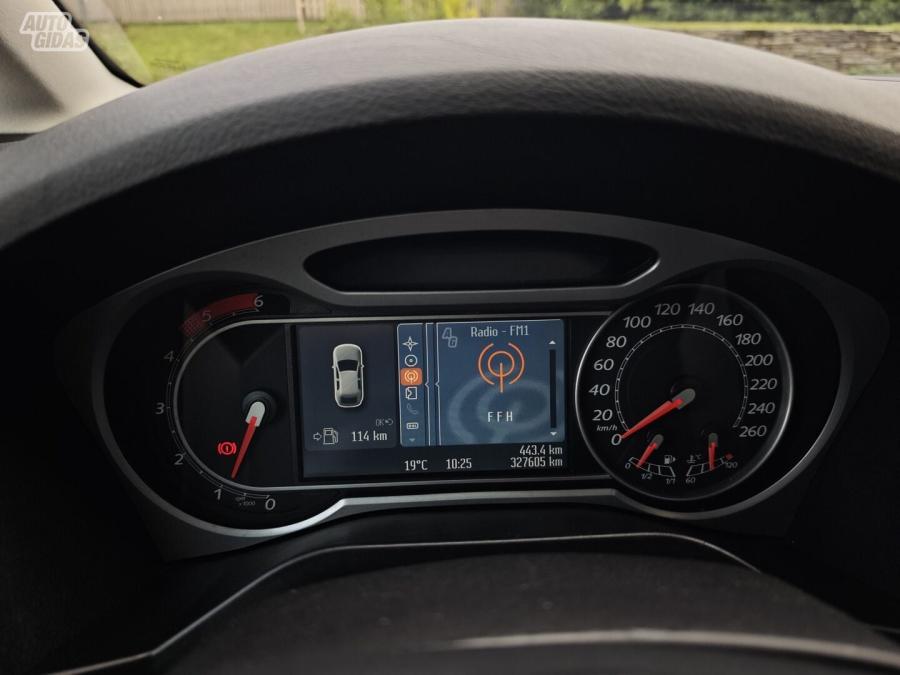 Pelēks Ford Galaxy 2010 Viļņa, ar dzinēja tilpumu 2.20 L un nobraukumu 327 tūkst. km par 4850 €, foto 19 vietnē AUTOMOTO.COM.LV