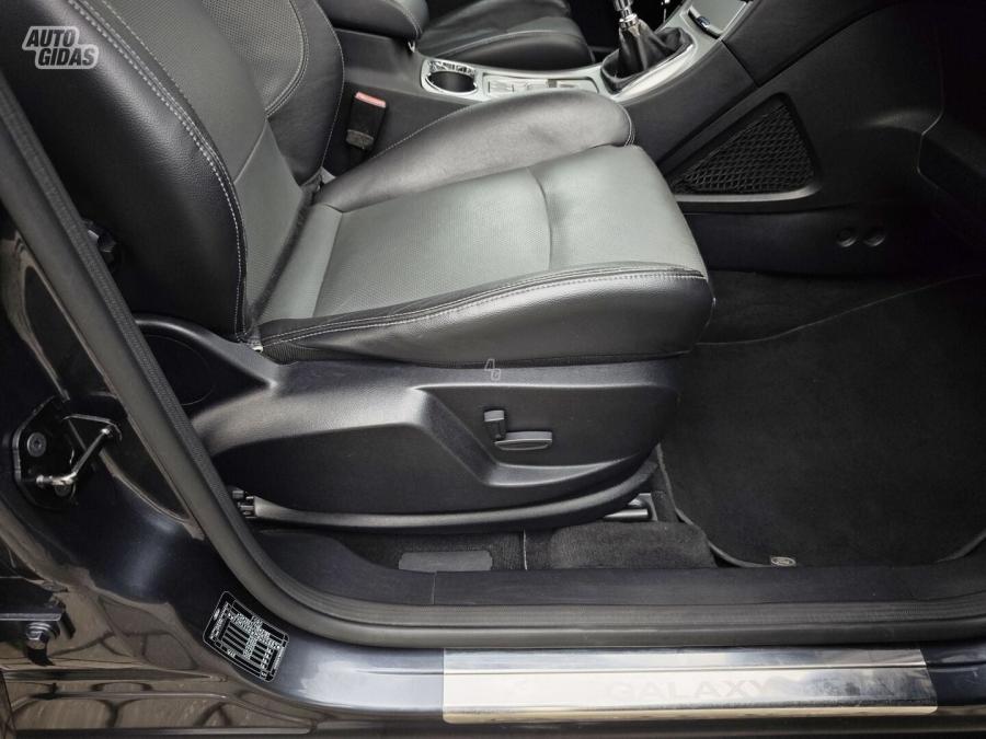 Pelēks Ford Galaxy 2010 Viļņa, ar dzinēja tilpumu 2.20 L un nobraukumu 327 tūkst. km par 4850 €, foto 25 vietnē AUTOMOTO.COM.LV