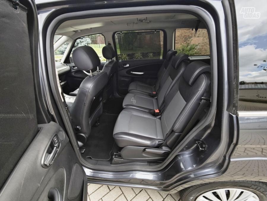 Pelēks Ford Galaxy 2010 Viļņa, ar dzinēja tilpumu 2.20 L un nobraukumu 327 tūkst. km par 4850 €, foto 31 vietnē AUTOMOTO.COM.LV