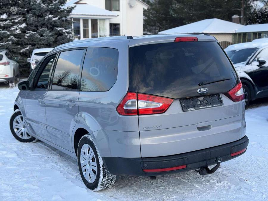 Pelēks Ford Galaxy 2011 Utena, ar dzinēja tilpumu 2.00 L un nobraukumu 289 tūkst. km par 3690 €, foto 4 vietnē AUTOMOTO.COM.LV