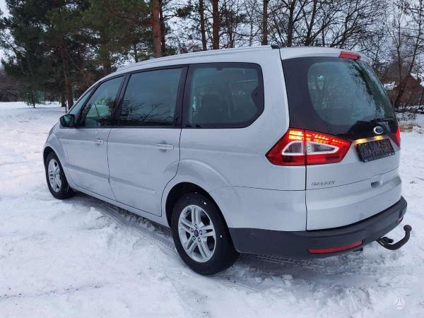 Pelēks Ford Galaxy 2011 Radviliškis, ar dzinēja tilpumu 2.00 L un nobraukumu 290 tūkst. km par 4400 €, foto 4 vietnē AUTOMOTO.COM.LV