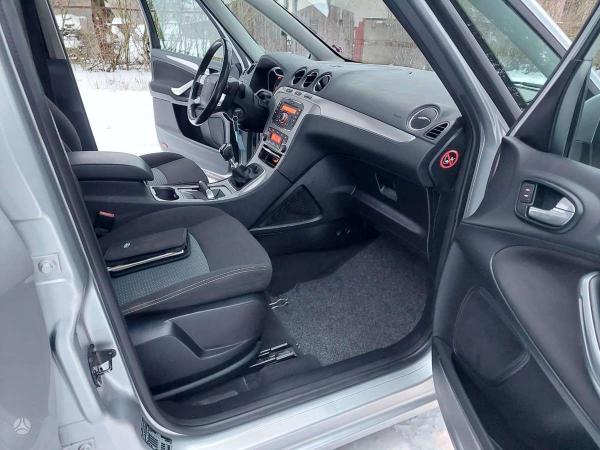 Pelēks Ford Galaxy 2011 Radviliškis, ar dzinēja tilpumu 2.00 L un nobraukumu 290 tūkst. km par 4400 €, foto 10 vietnē AUTOMOTO.COM.LV