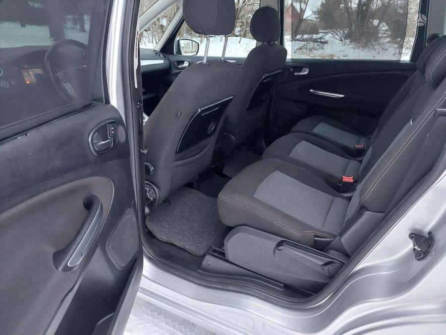 Grey Ford Galaxy 2011 in Radviliskis, with an engine capacity of 2.00 L and mileage of 290 thousand km for 4400 €, photo 13 on AUTOMOTO.COM.LV