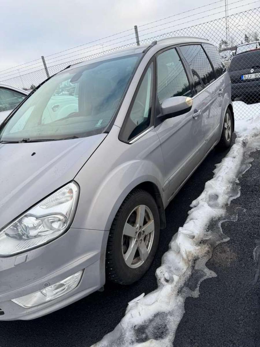 Grey Ford Galaxy 2011 in Vilnius, with an engine capacity of 2.00 L and mileage of 269 thousand km for 3150 €, photo 2 on AUTOMOTO.COM.LV