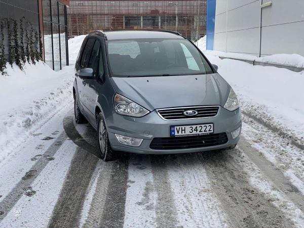 Pelēks Ford Galaxy 2011 Klaipėda, ar dzinēja tilpumu 1.56 L un nobraukumu 265 tūkst. km par 4790 €, foto 2 vietnē AUTOMOTO.COM.LV
