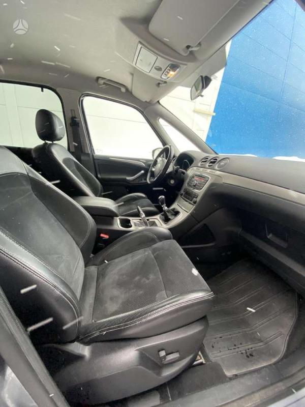 Pelēks Ford Galaxy 2011 Klaipėda, ar dzinēja tilpumu 1.56 L un nobraukumu 265 tūkst. km par 4790 €, foto 9 vietnē AUTOMOTO.COM.LV