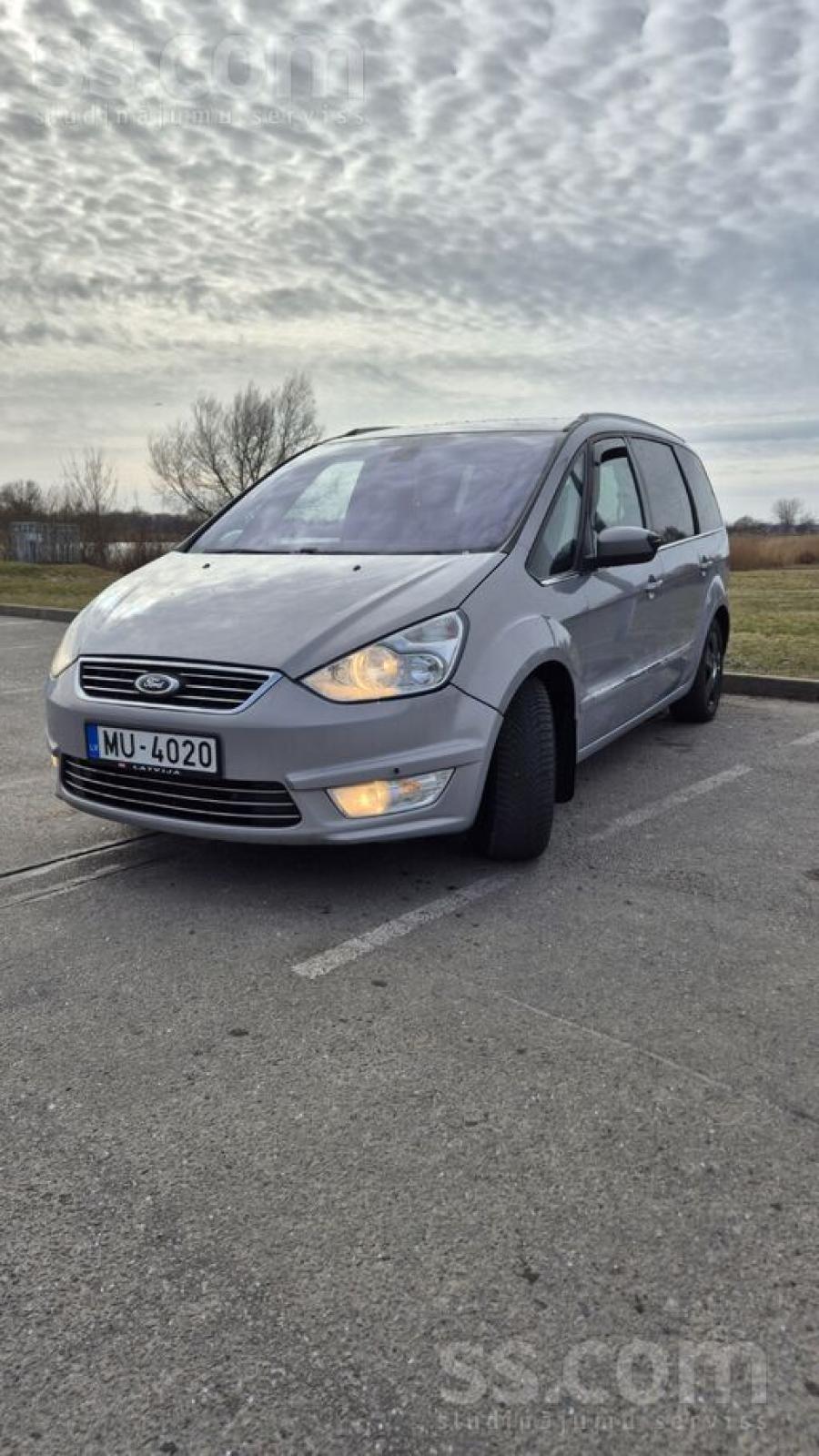 Grey Ford Galaxy 2011 in Riga, with an engine capacity of 2.20 L and mileage of 251 thousand km for 4777 €, photo 4 on AUTOMOTO.COM.LV