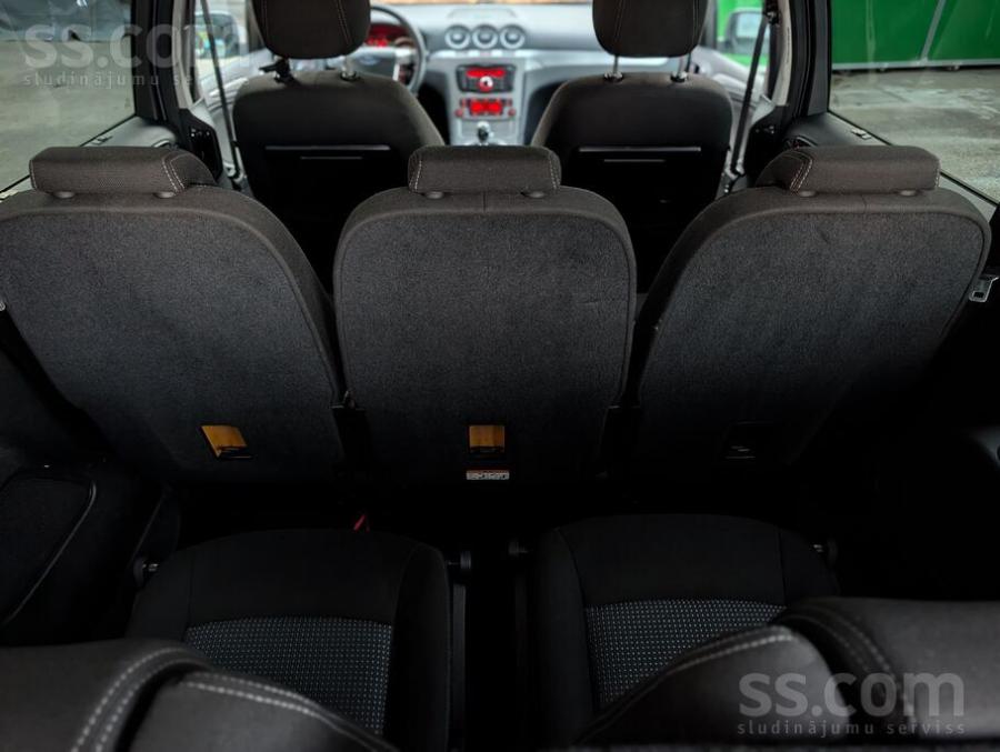 Pelēks Ford Galaxy 2011 Rīga, ar dzinēja tilpumu 2.00 L un nobraukumu 0 tūkst. km par 4990 €, foto 17 vietnē AUTOMOTO.COM.LV