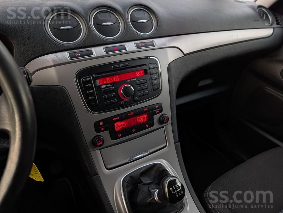 Pelēks Ford Galaxy 2011 Rīga, ar dzinēja tilpumu 2.00 L un nobraukumu 0 tūkst. km par 4990 €, foto 18 vietnē AUTOMOTO.COM.LV