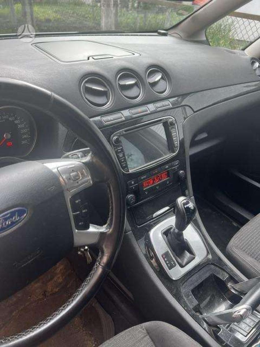 Grey Ford Galaxy 2011 in Vilnius, with an engine capacity of 2.00 L and mileage of 320 thousand km for 2700 €, photo 6 on AUTOMOTO.COM.LV