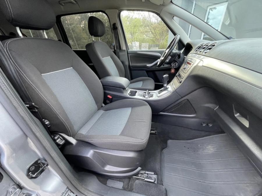 Pelēks Ford Galaxy 2011 Rīga, ar dzinēja tilpumu 2.00 L un nobraukumu 275 tūkst. km par 5250 €, foto 3 vietnē AUTOMOTO.COM.LV