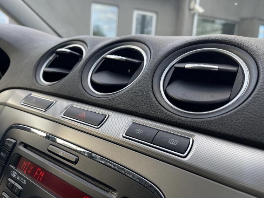 Pelēks Ford Galaxy 2011 Rīga, ar dzinēja tilpumu 2.00 L un nobraukumu 275 tūkst. km par 5250 €, foto 19 vietnē AUTOMOTO.COM.LV