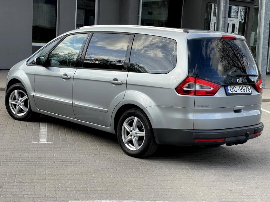 Pelēks Ford Galaxy 2011 Rīga, ar dzinēja tilpumu 2.00 L un nobraukumu 275 tūkst. km par 5250 €, foto 22 vietnē AUTOMOTO.COM.LV