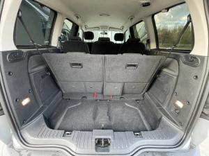 Pelēks Ford Galaxy 2011 Rīga, ar dzinēja tilpumu 2.00 L un nobraukumu 275 tūkst. km par 5250 €, foto 33 vietnē AUTOMOTO.COM.LV
