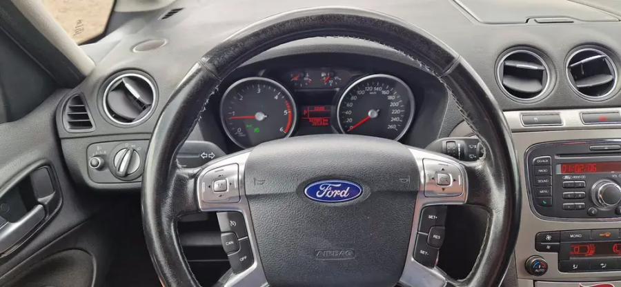 Grey Ford Galaxy 2011 in Daugavpils, with an engine capacity of 2.00 L and mileage of 327 thousand km for 4350 €, photo 13 on AUTOMOTO.COM.LV