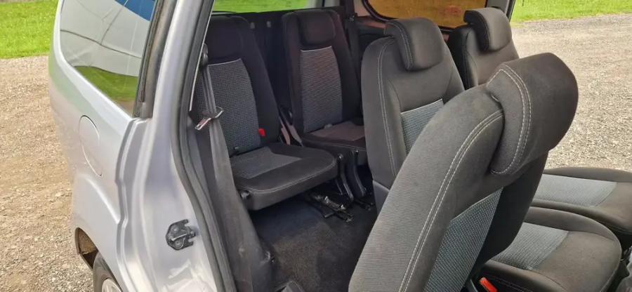 Grey Ford Galaxy 2011 in Daugavpils, with an engine capacity of 2.00 L and mileage of 327 thousand km for 4350 €, photo 22 on AUTOMOTO.COM.LV