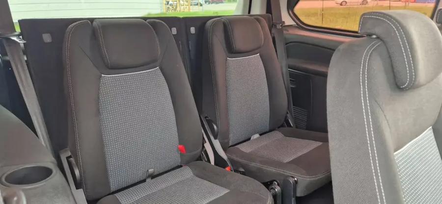 Grey Ford Galaxy 2011 in Daugavpils, with an engine capacity of 2.00 L and mileage of 327 thousand km for 4350 €, photo 23 on AUTOMOTO.COM.LV
