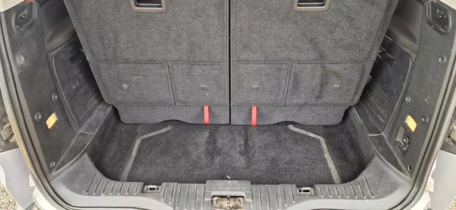 Grey Ford Galaxy 2011 in Daugavpils, with an engine capacity of 2.00 L and mileage of 327 thousand km for 4350 €, photo 28 on AUTOMOTO.COM.LV